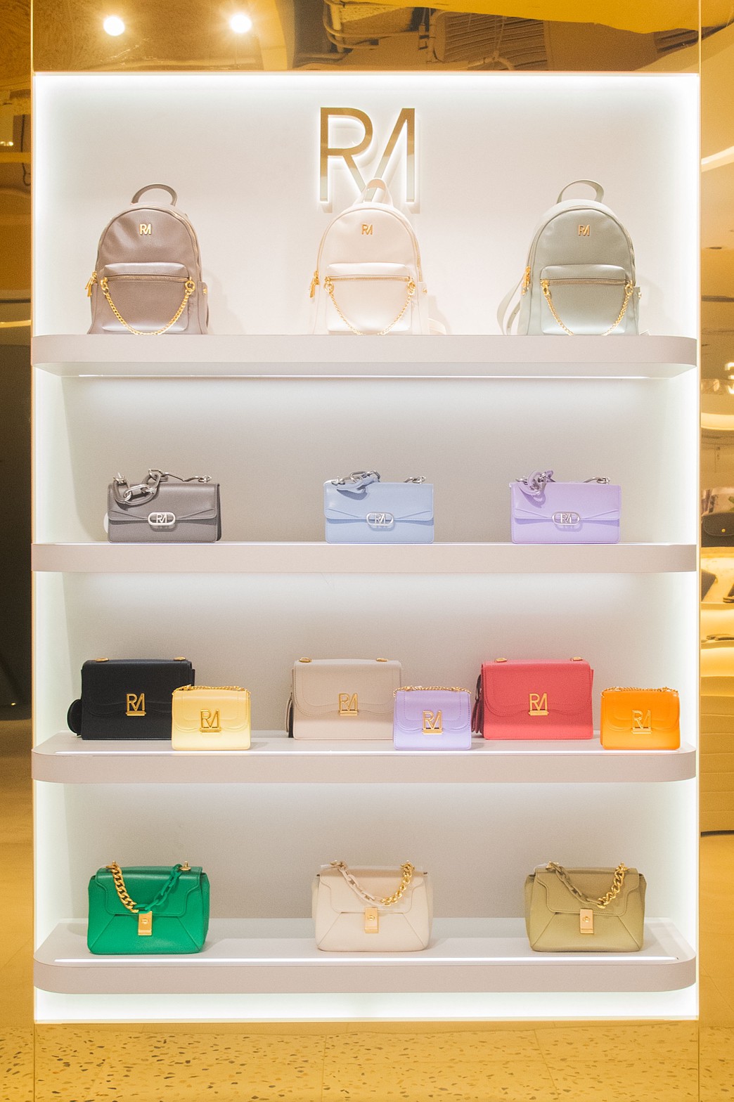 4F｜ROBINMAY - 漢神巨蛋